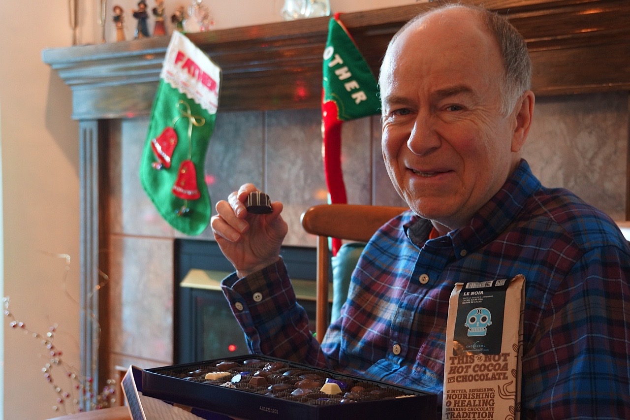 How Silently: A Christmas Medley - Mike Mason